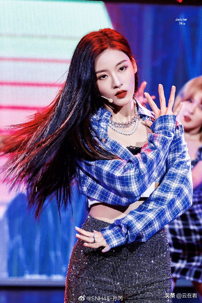 Beauty artist SNH48-Sun Rui charming photo appreciation, very charming ...