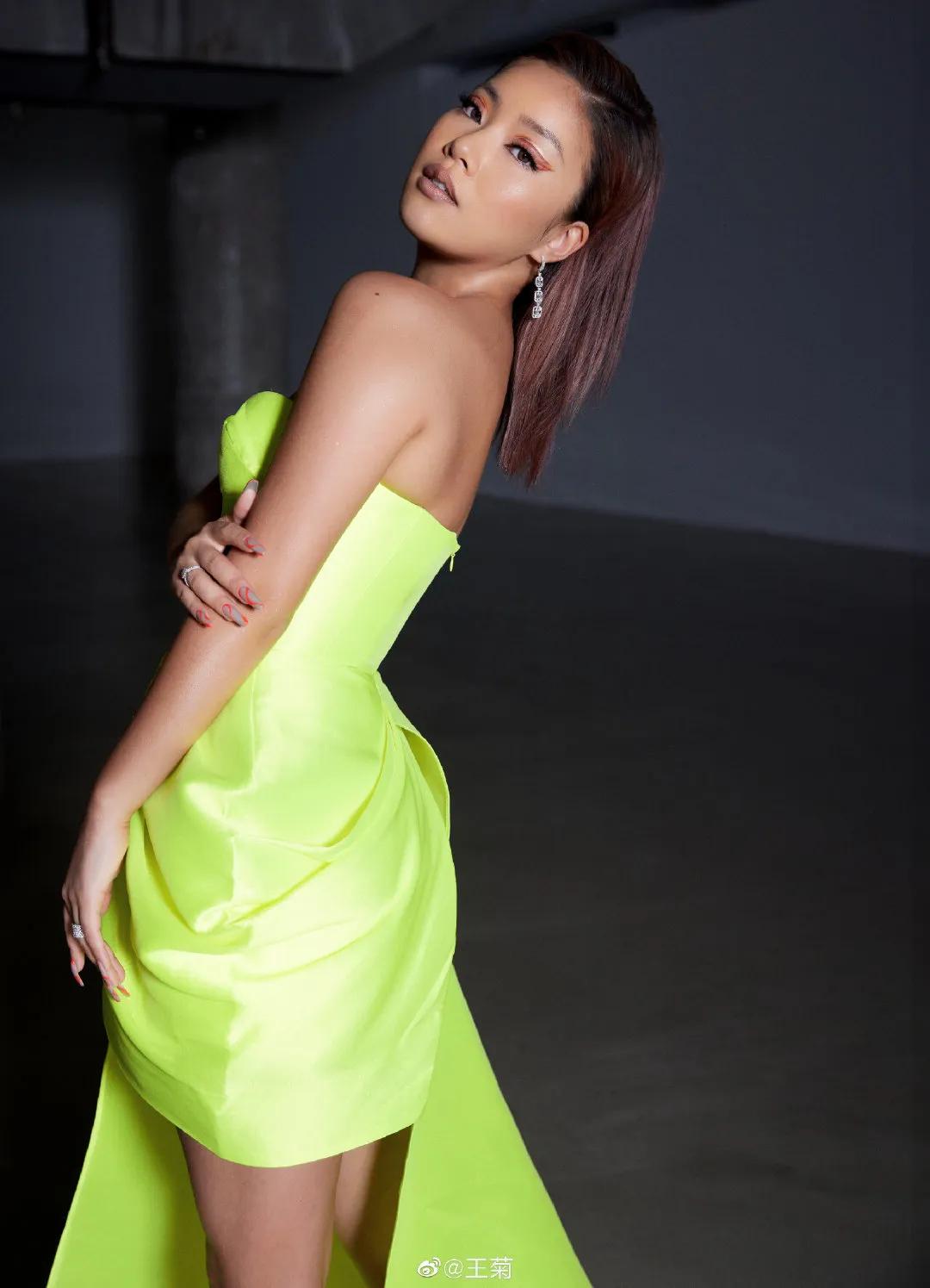 Jia Ling dominates the top male artist, subverting the "white and thin ...