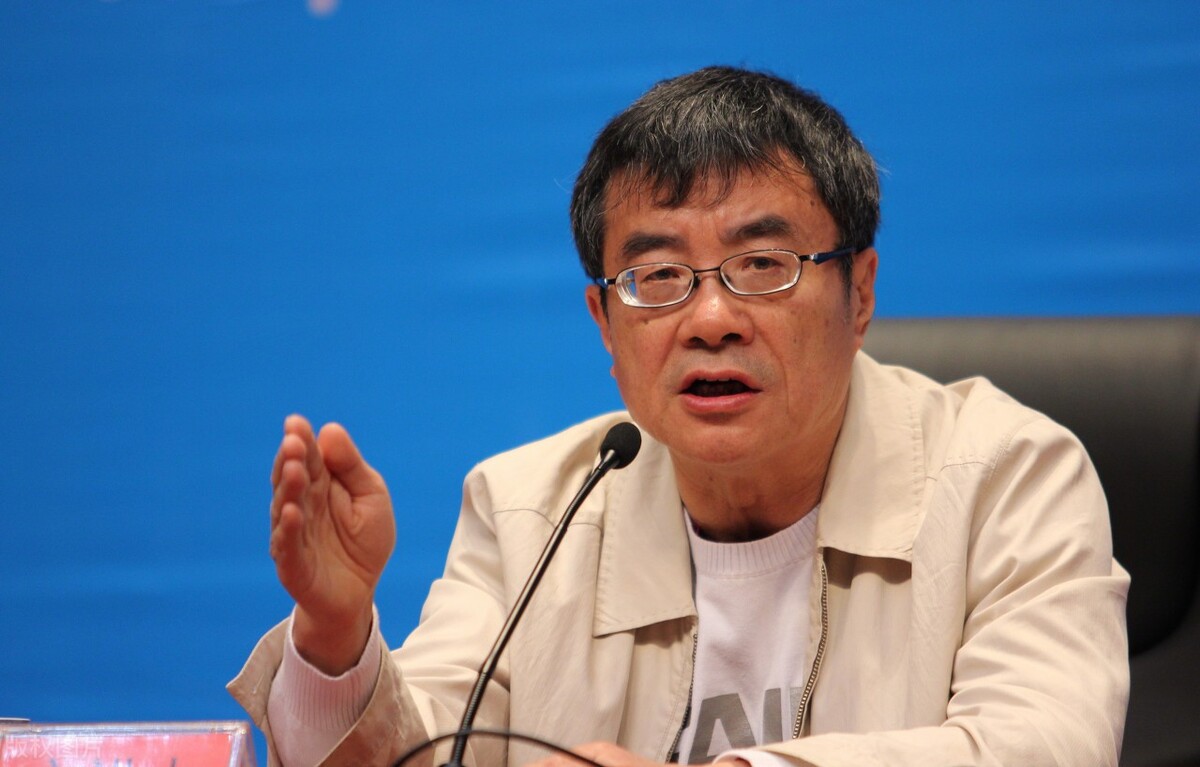 Reading Zhou Guoping's Prose: Peaceful and Kind, Wise and Rich - iMedia