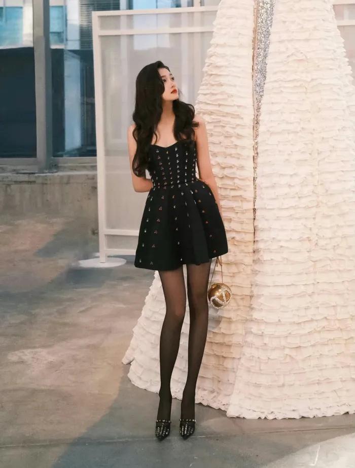 Inventory of the beautiful long-legged female stars in the ...