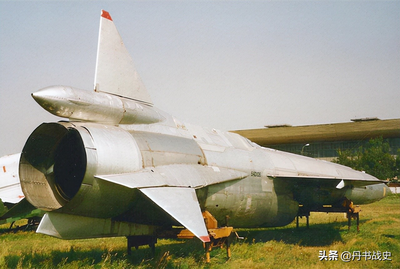 The Soviet Union's strategic unmanned reconnaissance aircraft, the Tu ...