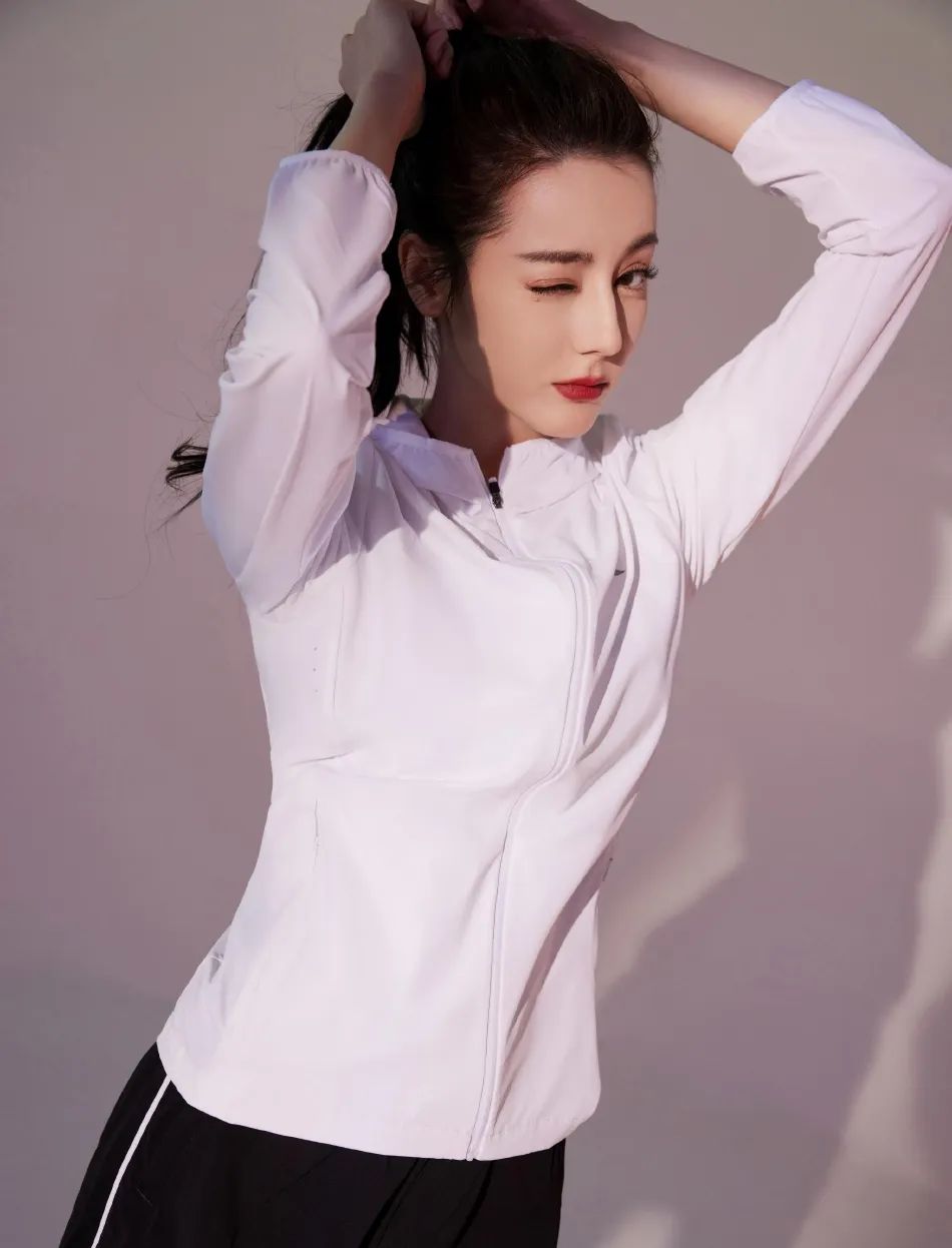 Di Ali Gerba is so pretty in sportswear!Sexy and beautiful with white ...