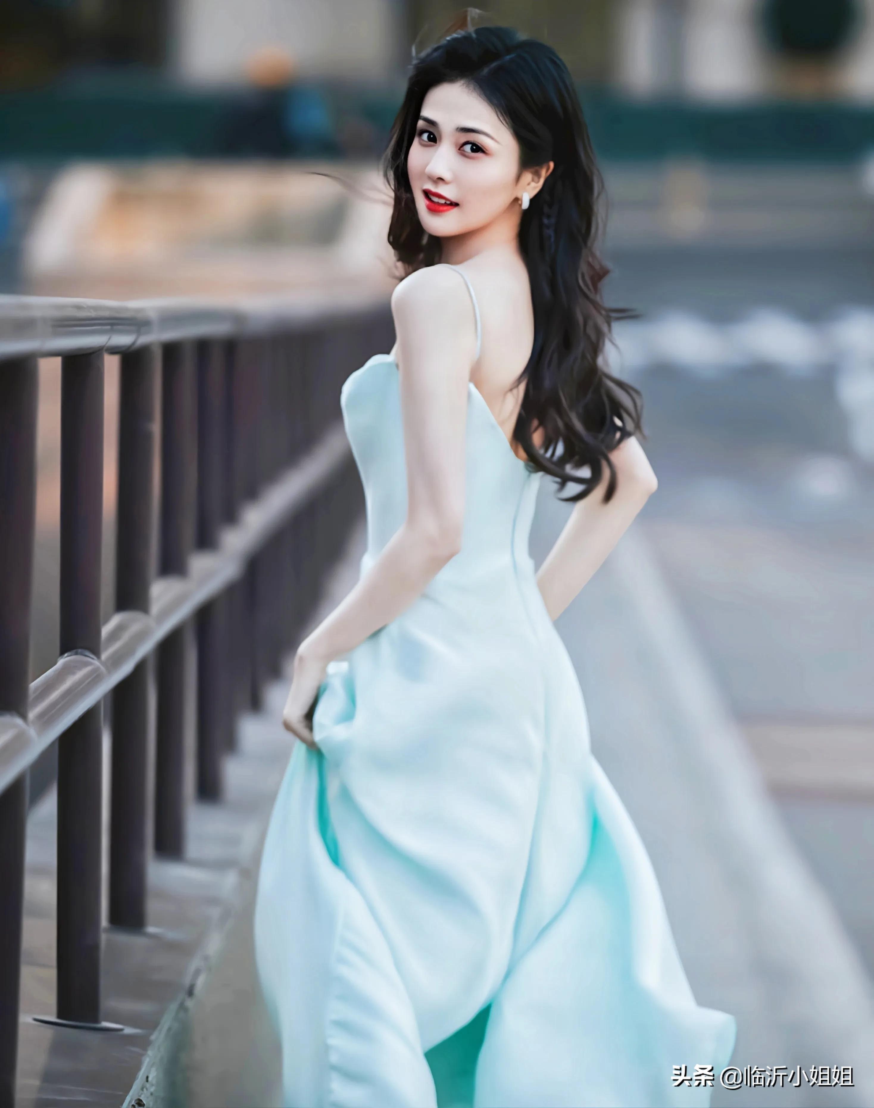 Bailu, a model-born goddess of temperament, with a fresh and pretty ...