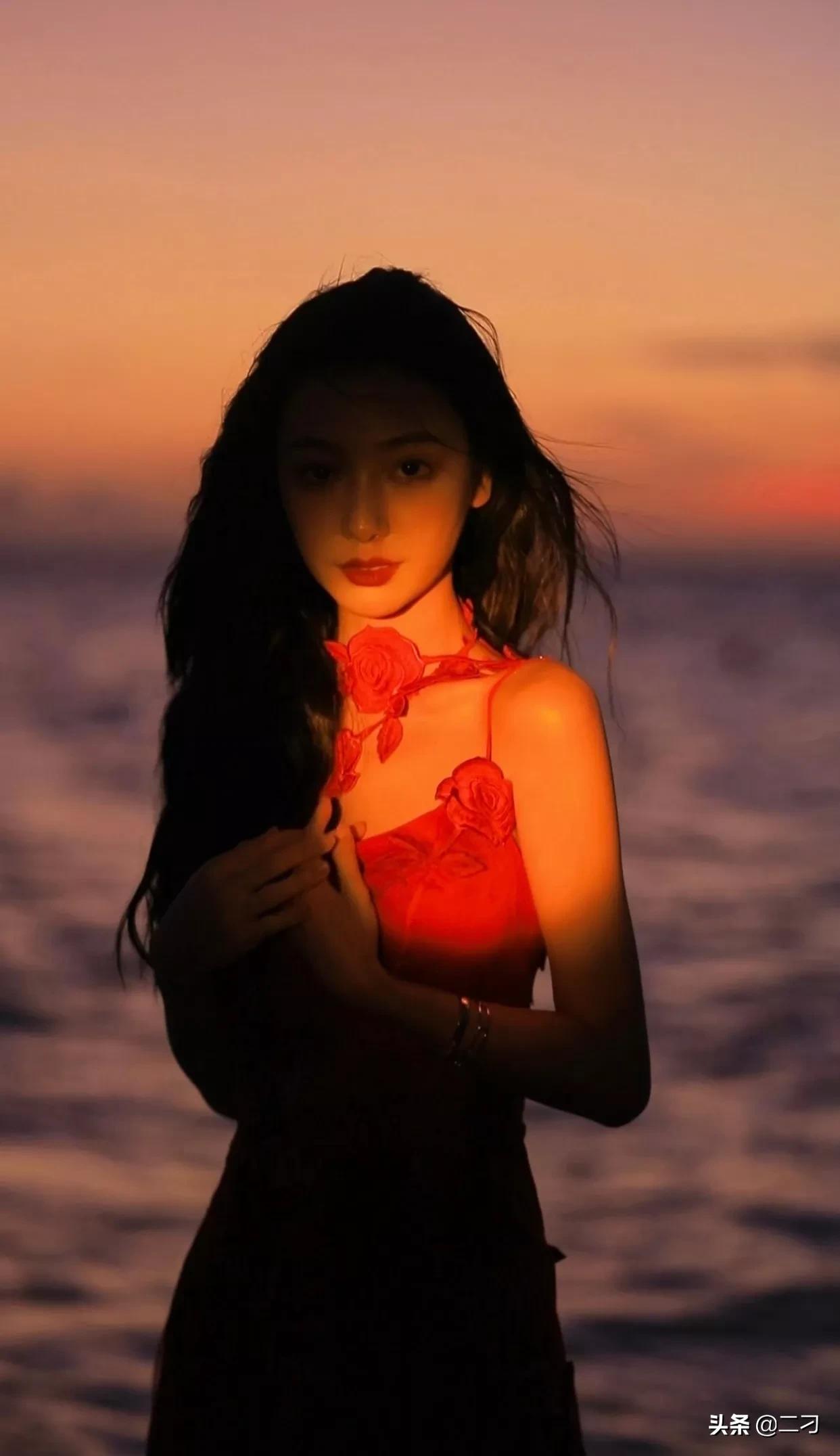 Yi Mengling's seaside sunset red dress is so amazing - iMedia