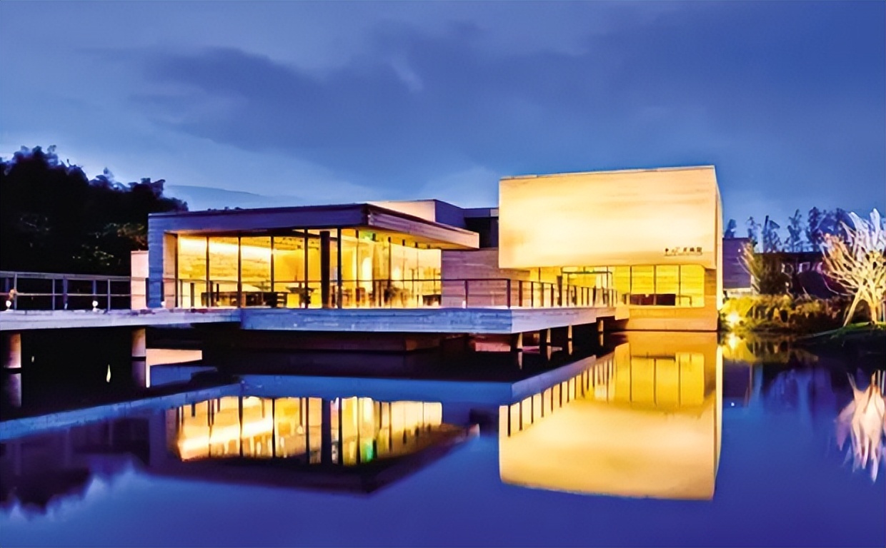 Selected Poems of Mu Xin——The years are not forgiving, and I have never ...