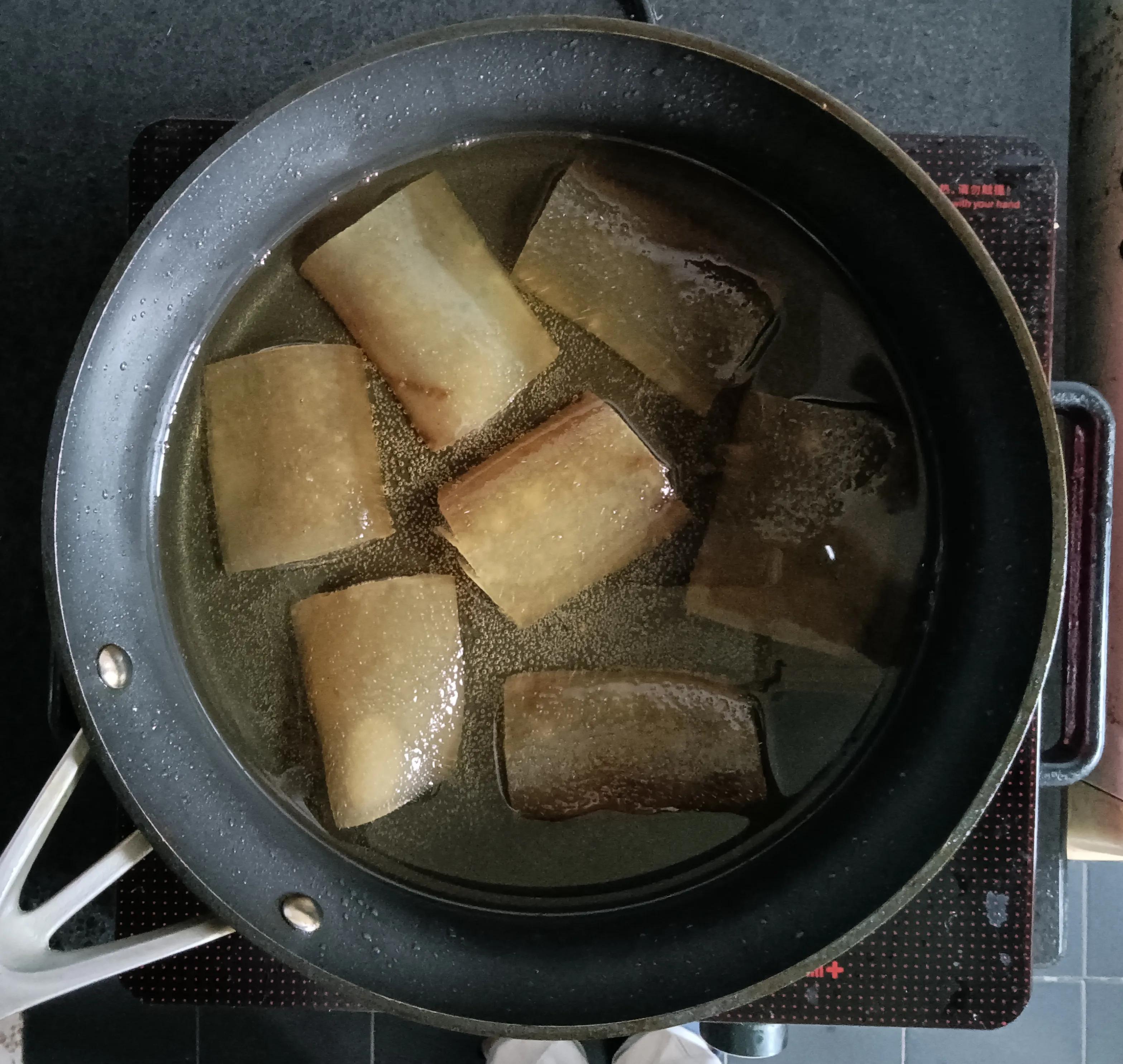 Fried floating skin, boiled pork skin and dried, more convenient and ...