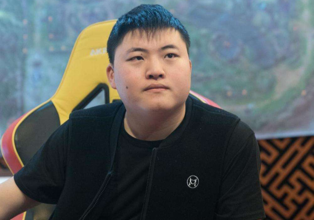 UZI once again caused controversy and became a hot search. In the live ...