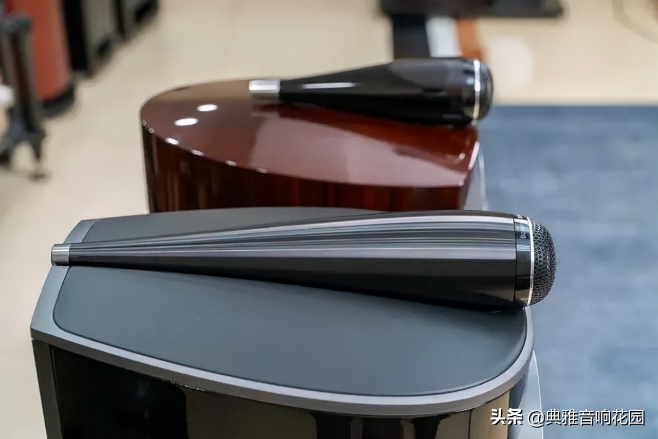 Bowers & Wilkins 805 D4 and 805 D3 - iMedia