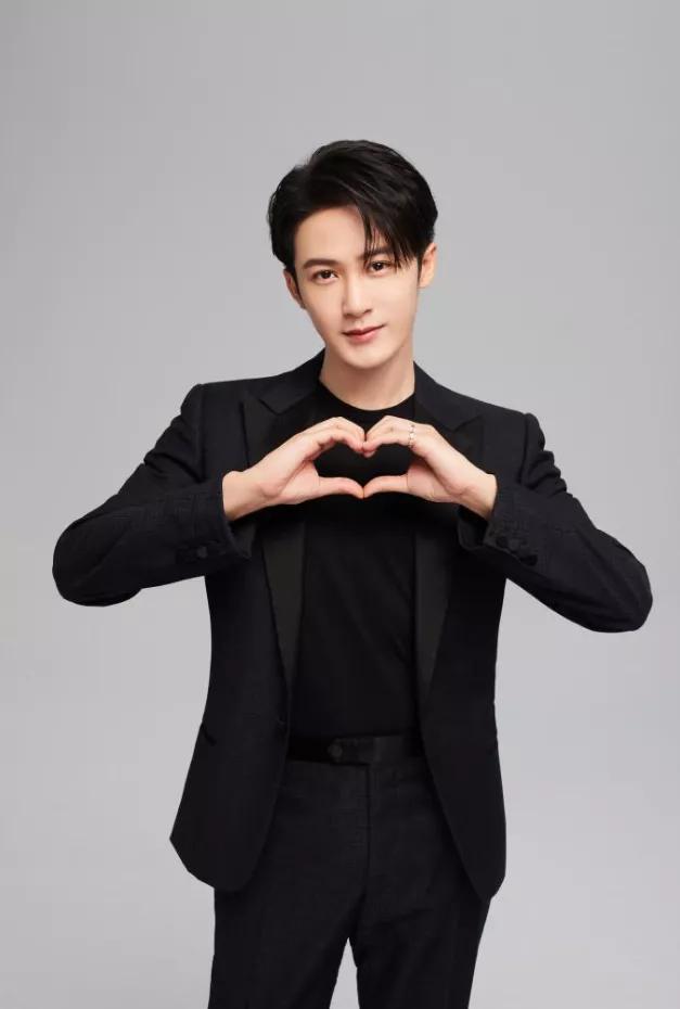 Tan Kenji: A small charcoal is burning - iMedia