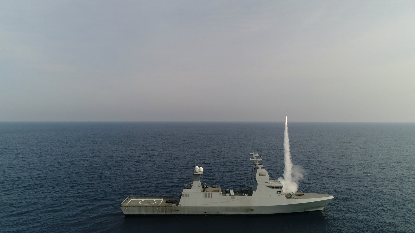 Some look!Israel's Saar-6 frigate successfully tested the sea iron dome ...