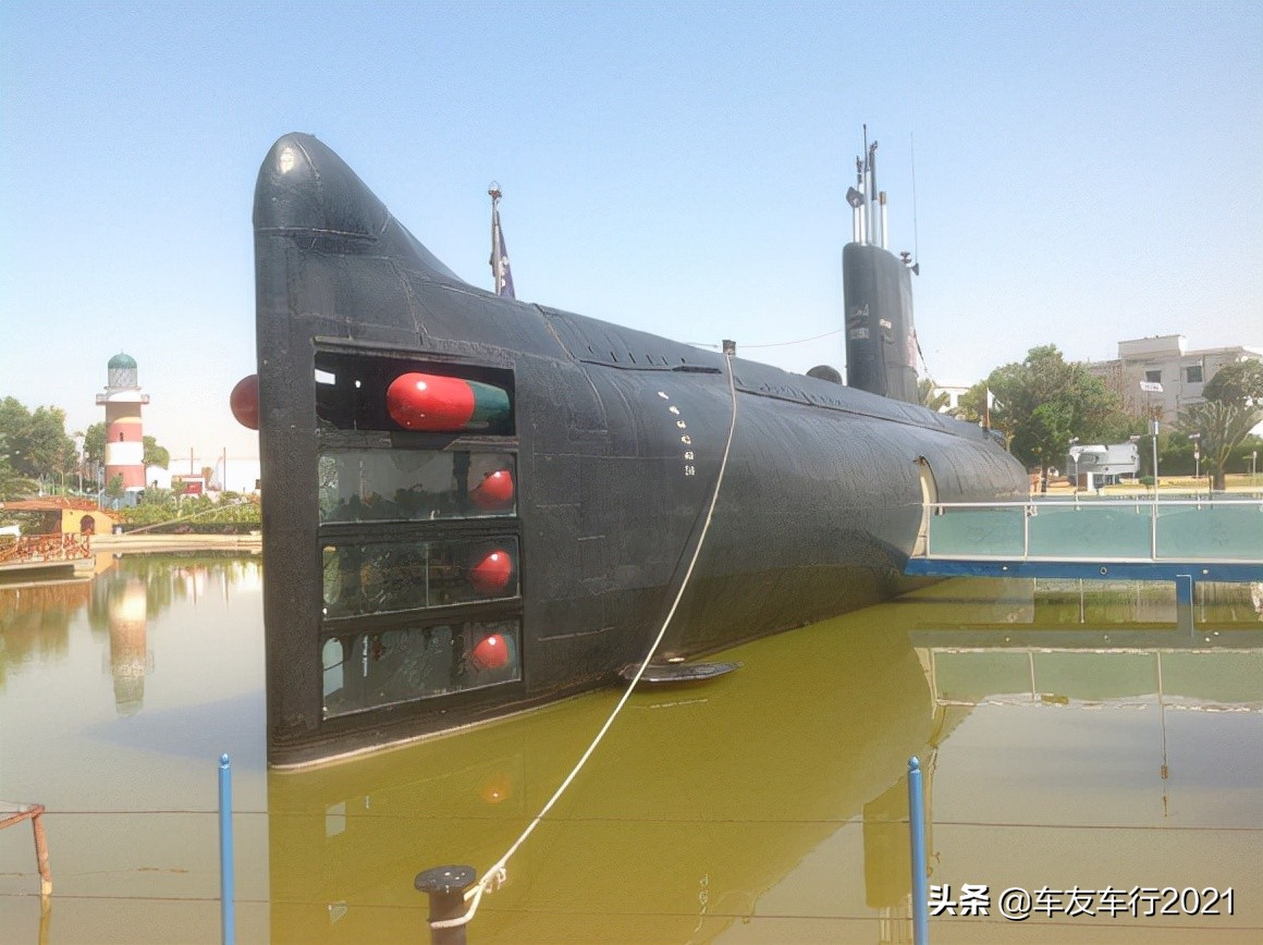 The highlight moment of the Pakistani Navy-Hanguo submarine rides the ...