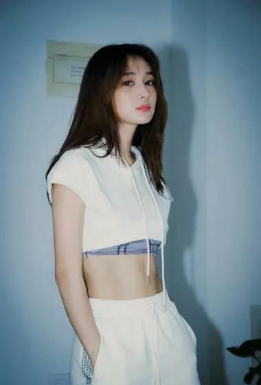 Li Ruoning: A frown and a smile are very charming - iMedia