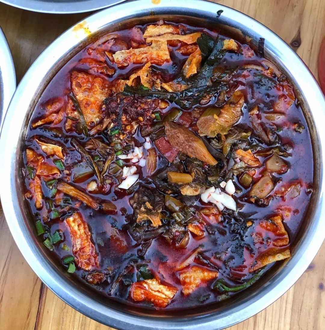 Liuzhou's controversial snail noodles are stinky and spicy. Some people ...