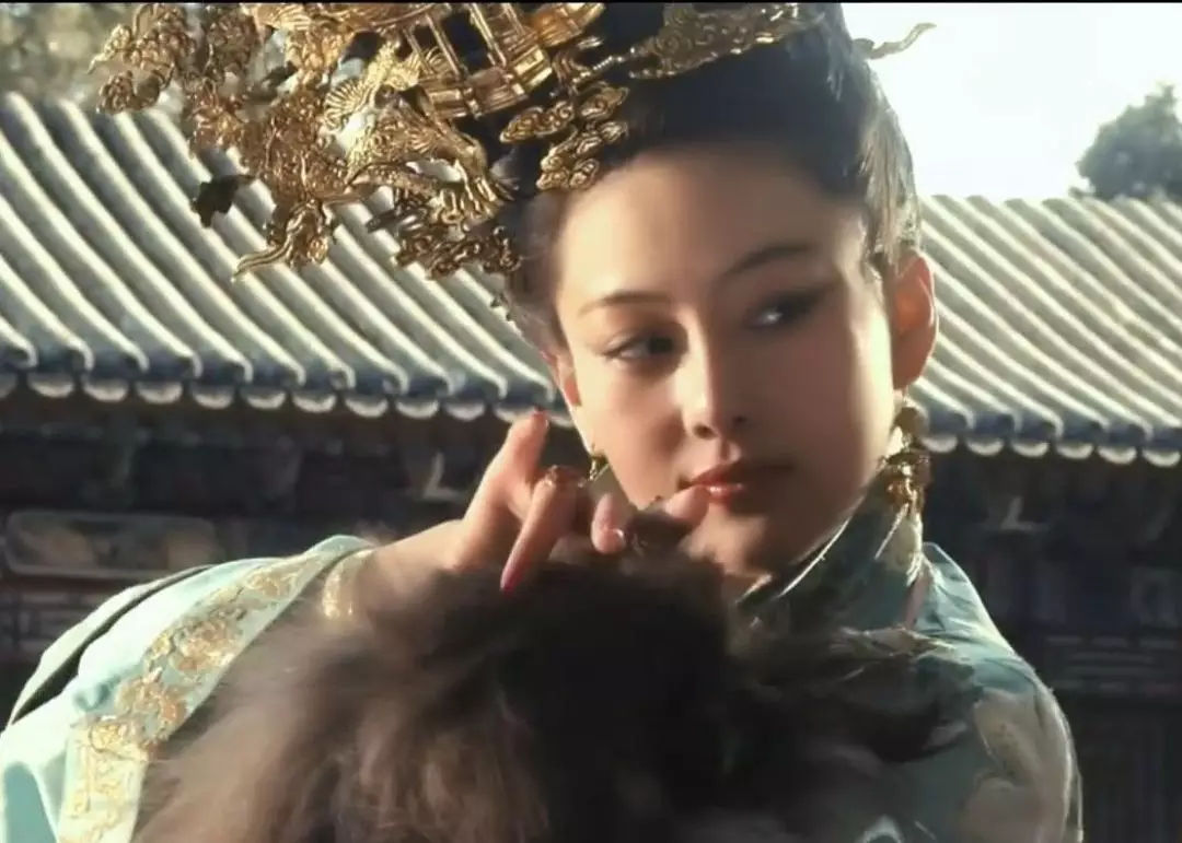 What is the relationship between Apocalypse and the wet nurse Keshi?How ...