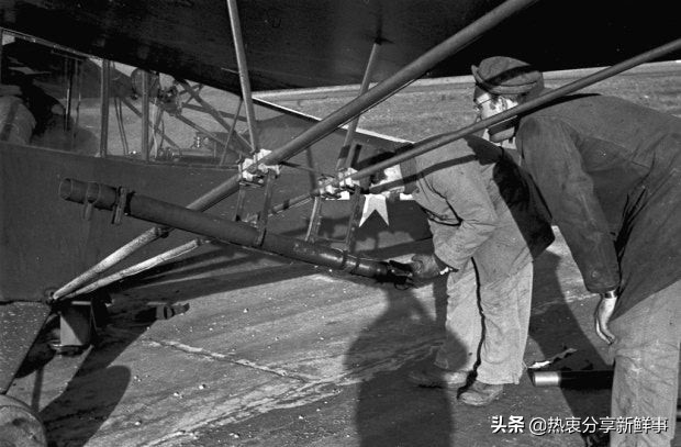 'Bazooka Charlie' turned his WWII reconnaissance plane into a tank ...