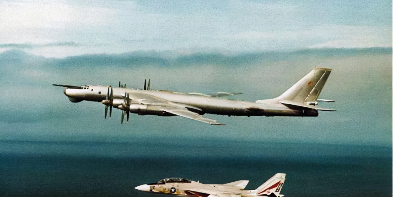 The only nuclear-powered bomber in the world that can fly 80 times ...