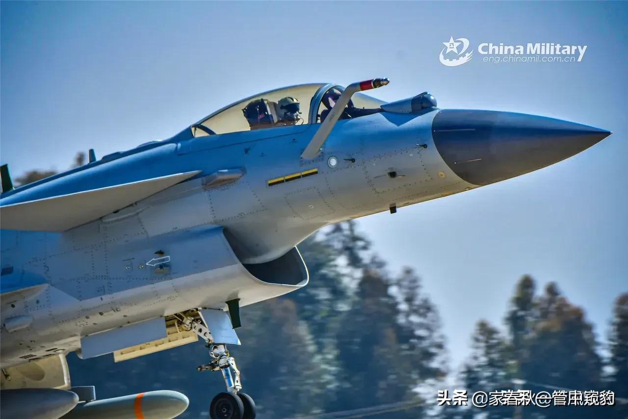 The J-10CE has become the first brother of the Pakistan Railway Air ...