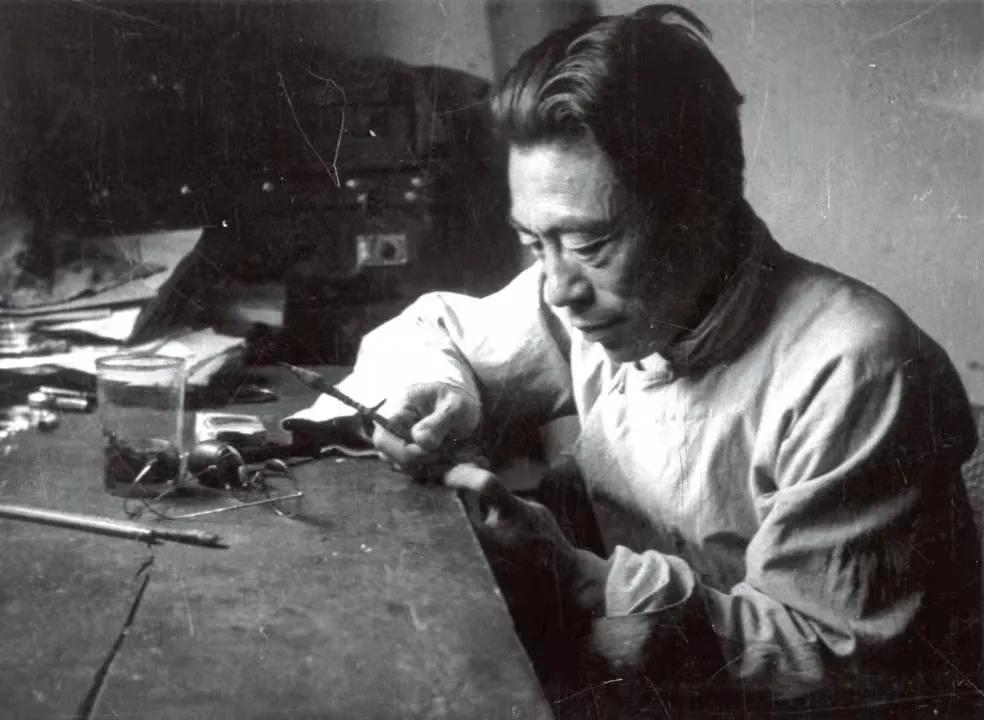 Wen Yiduo: A gentleman is poor and not a disease, the poorer the more ...