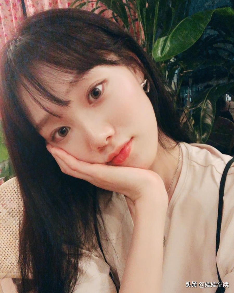 Beautiful photo of Miss Li Jingwen, picture 3 is so cute, I feel a ...