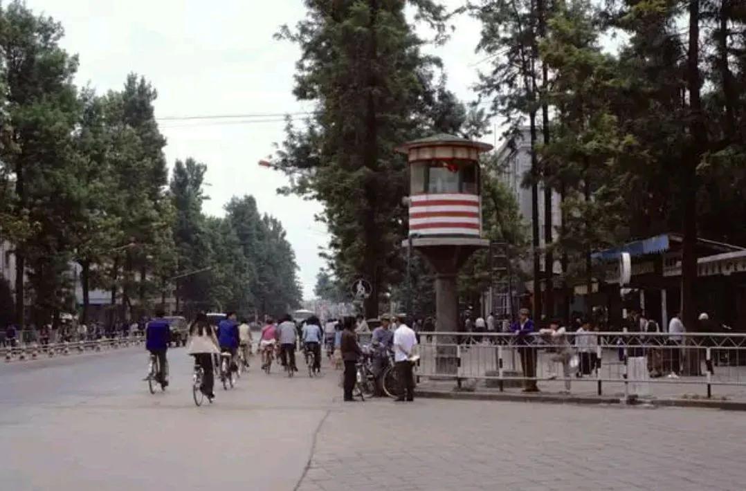 Old photos of Kunming, Yunnan, Beijing Road and Nanping Street in 1988 ...