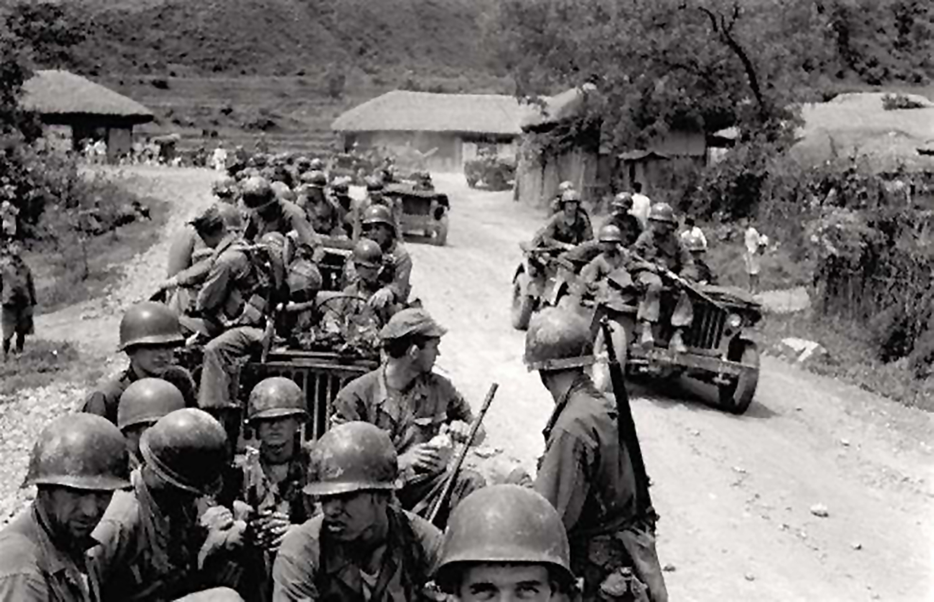 What is the difference between mechanized troops and motorized troops ...