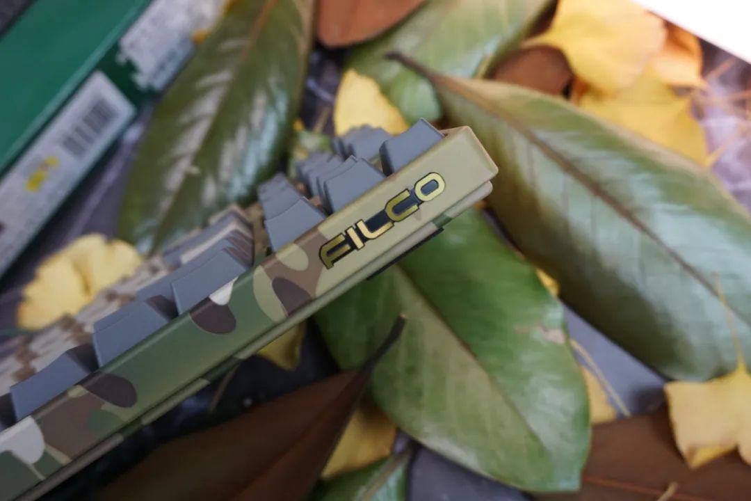 What "macho" likes, it has it all!Filco 87 Sage II Camouflage Edition ...