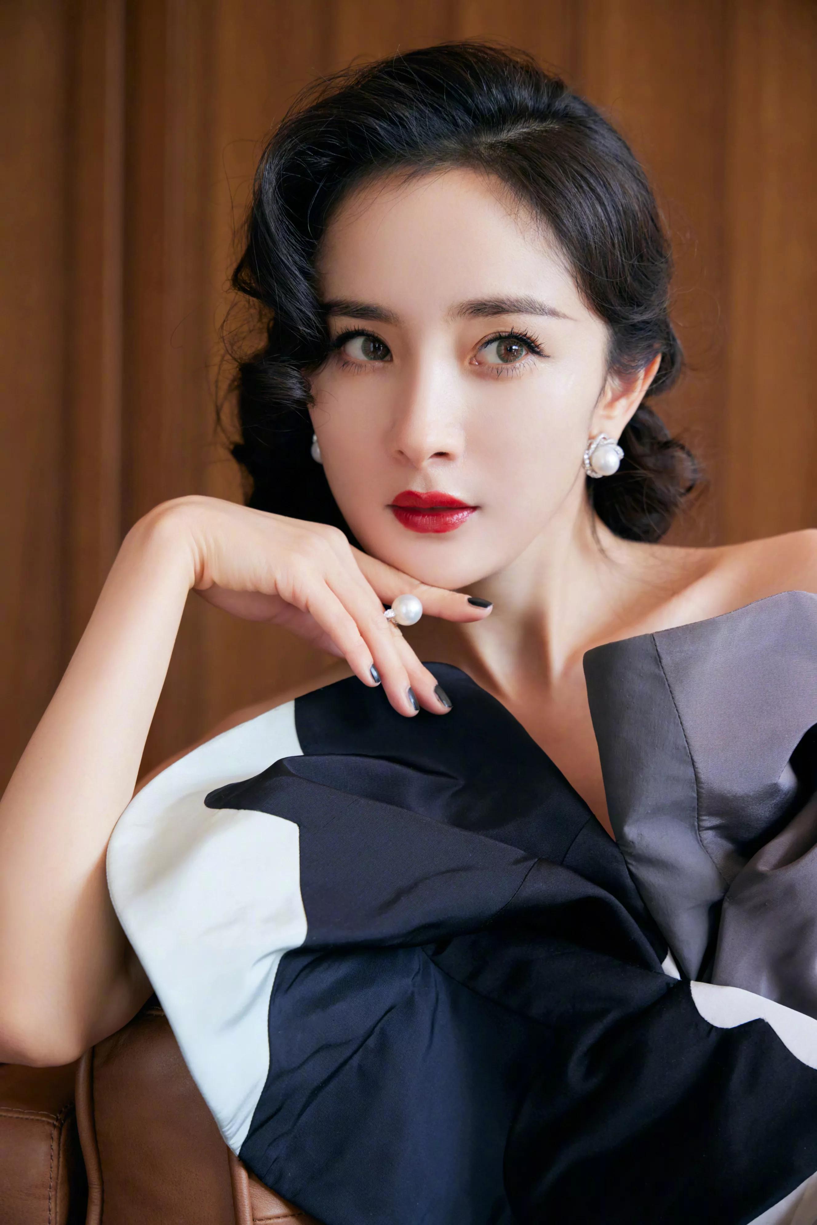 The most beautiful and sexy Yang Mi in the world - iMedia