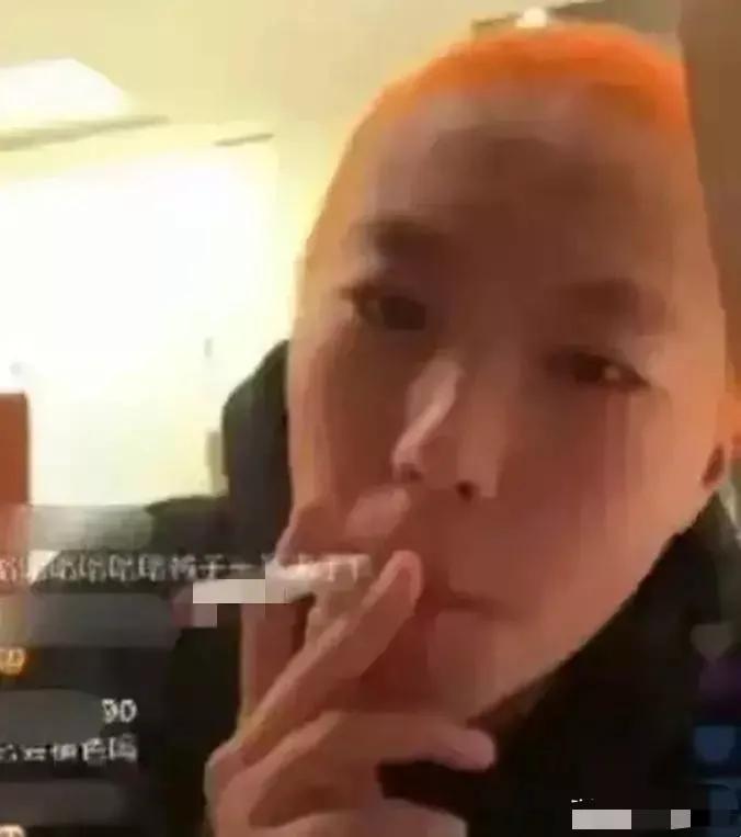 Faye Wong, Dou Wei, look at your daughter Dou Jingtong - the shape is ...