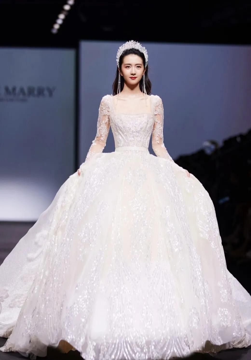 Xu Lingyue (Miss Universe, Yunnan actress) - iMedia