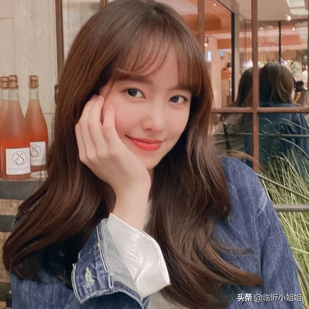 Chen Shiyan, a fresh and beautiful Korean girl, with a sweet and ...