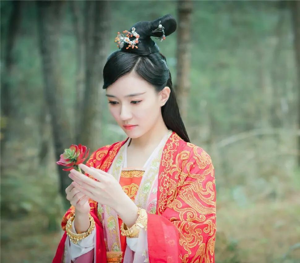 Jiao Junyan: A low-key actor who looks gentle but has a strong ...