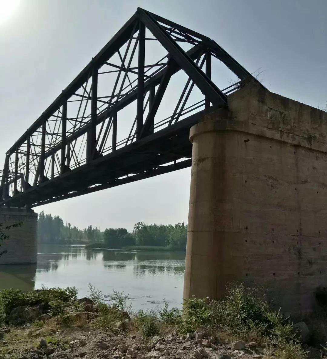 Zhan Tianyou's famous work-"Lanhe Big Iron Bridge" and a small city for ...