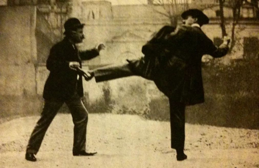 Highly respected by Bruce Lee: the "kick boxing genre" of wearing shoes ...