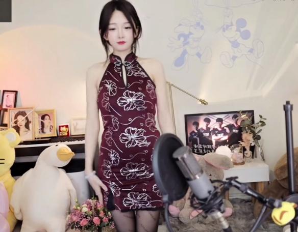 Luo Xin boldly tried the white silk cheongsam shape, netizens: Lin Qiqi ...