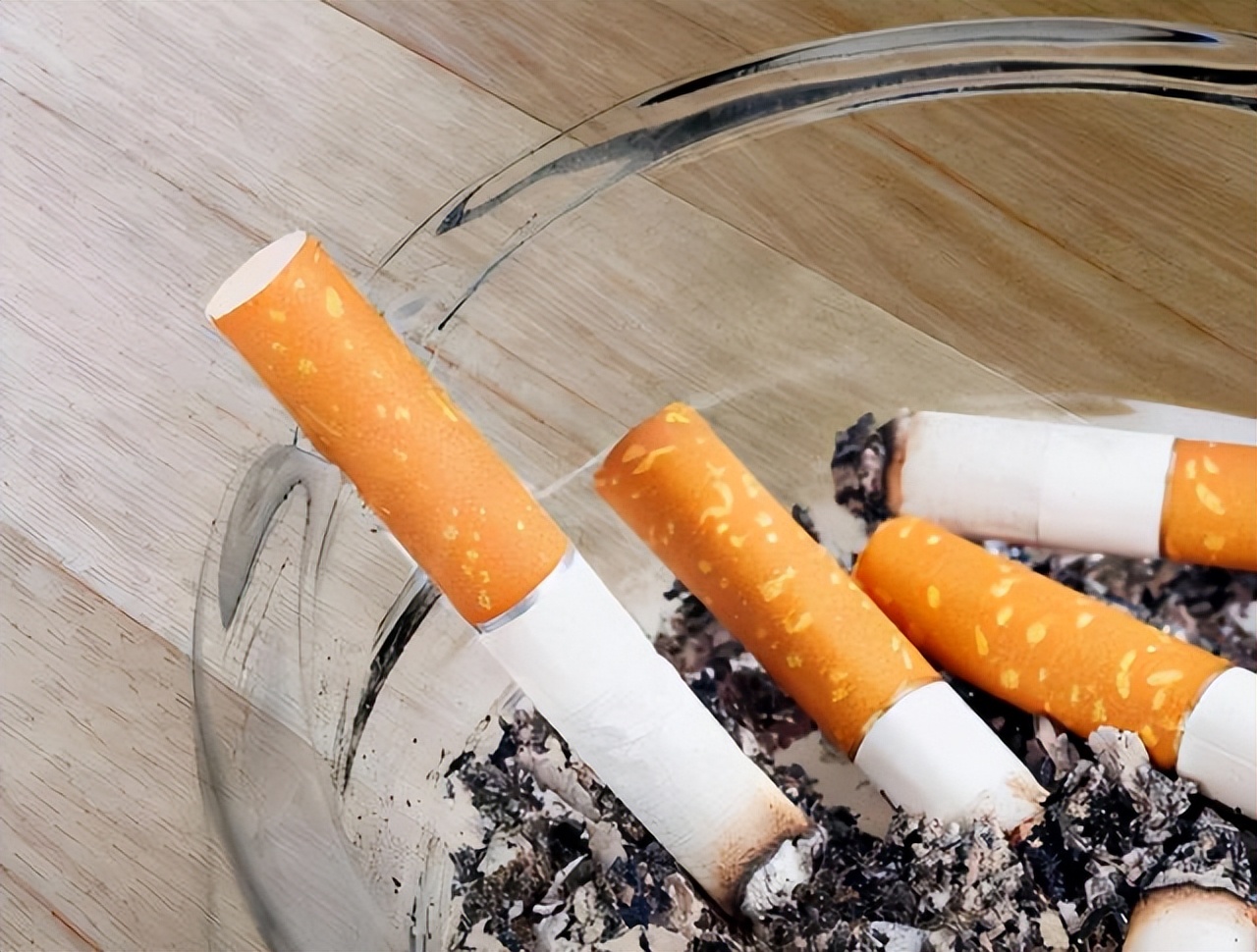 How many cigarettes can a normal person smoke a day?Doctor: Try to ...
