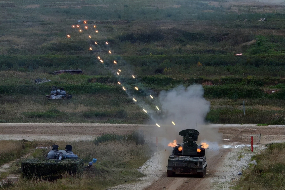 Russian equipment record - 2S6 Tunguska anti-aircraft vehicle - iMedia