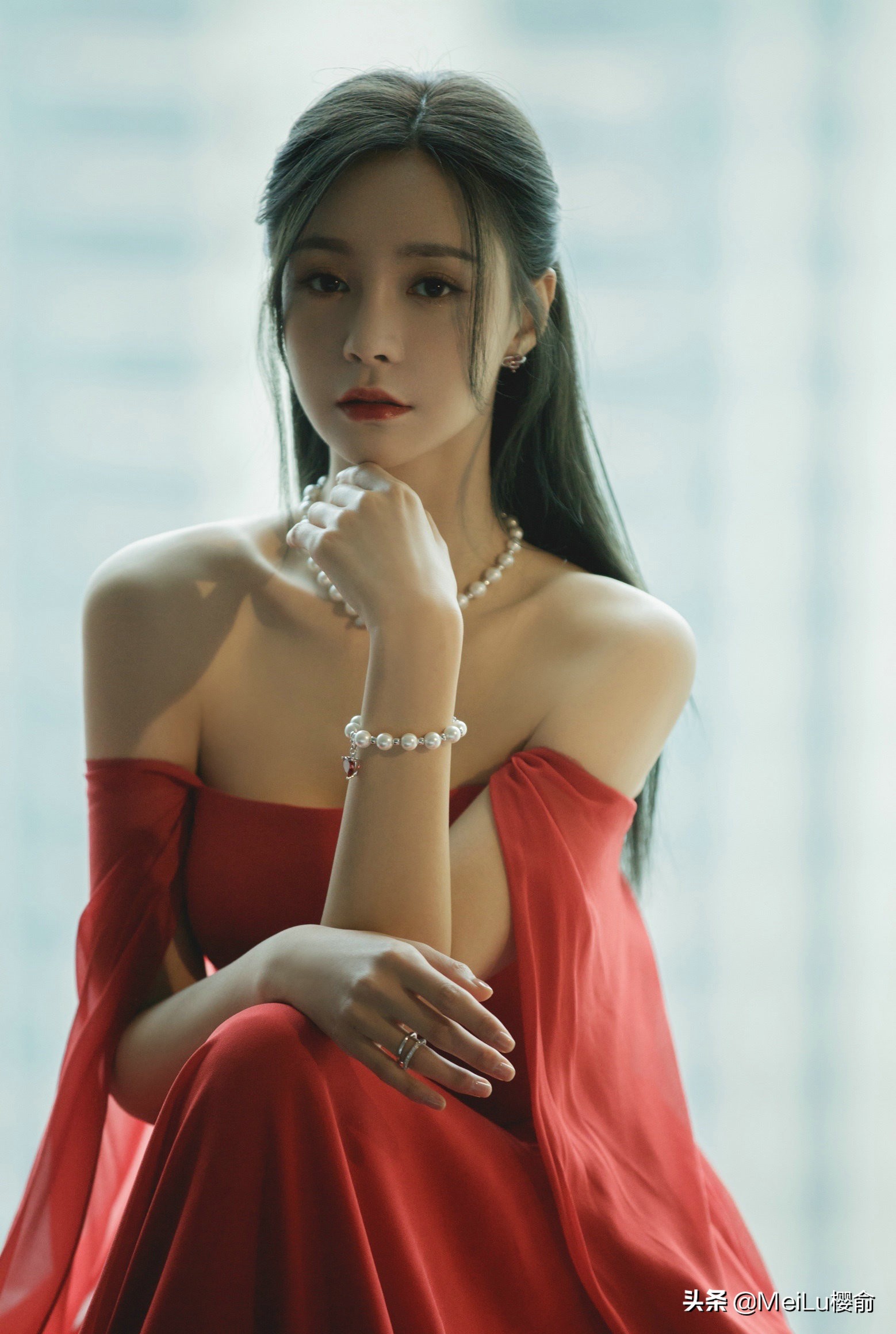 Shen Mengchen is as delicate as a girl, but sweet and sweet, and her ...