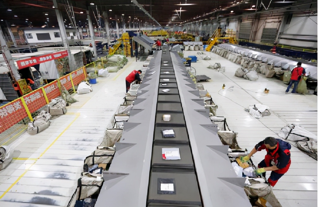 Just like sci-fi movies, Chinese sorting robots are exported abroad ...