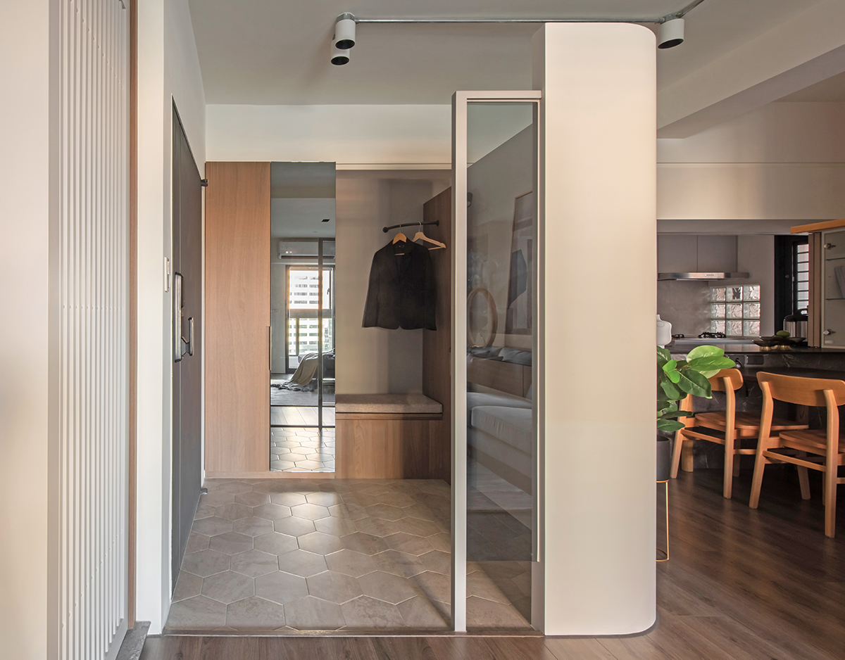 After reading this new home of 92 square meters, it is full of ...