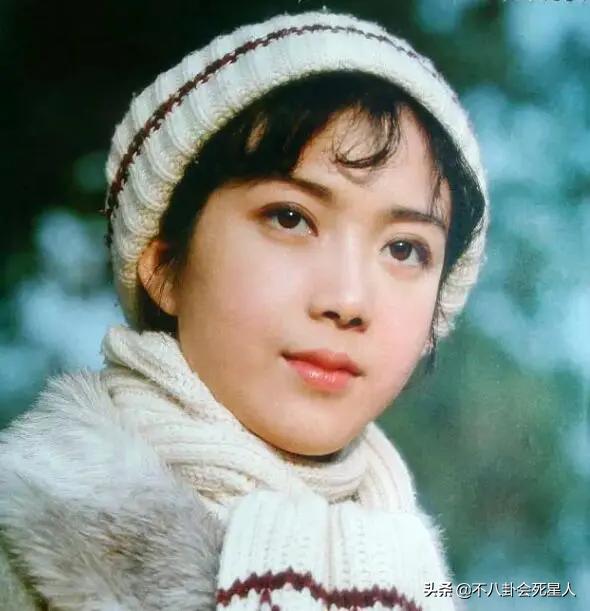Gentle and graceful, with picturesque eyebrows and eyes, these 12 ...