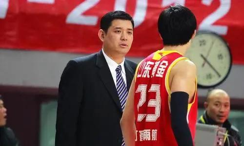 Knowing that Gong Xiaobin has surpassed basketball itself, he is the ...