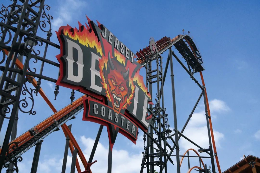 Jersey Devils Monorail Roller Coaster First Experience - iMedia