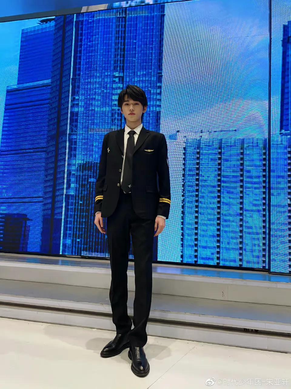 Brother Ma and Brother Zhang, let's post Weibo, it's just the two of ...