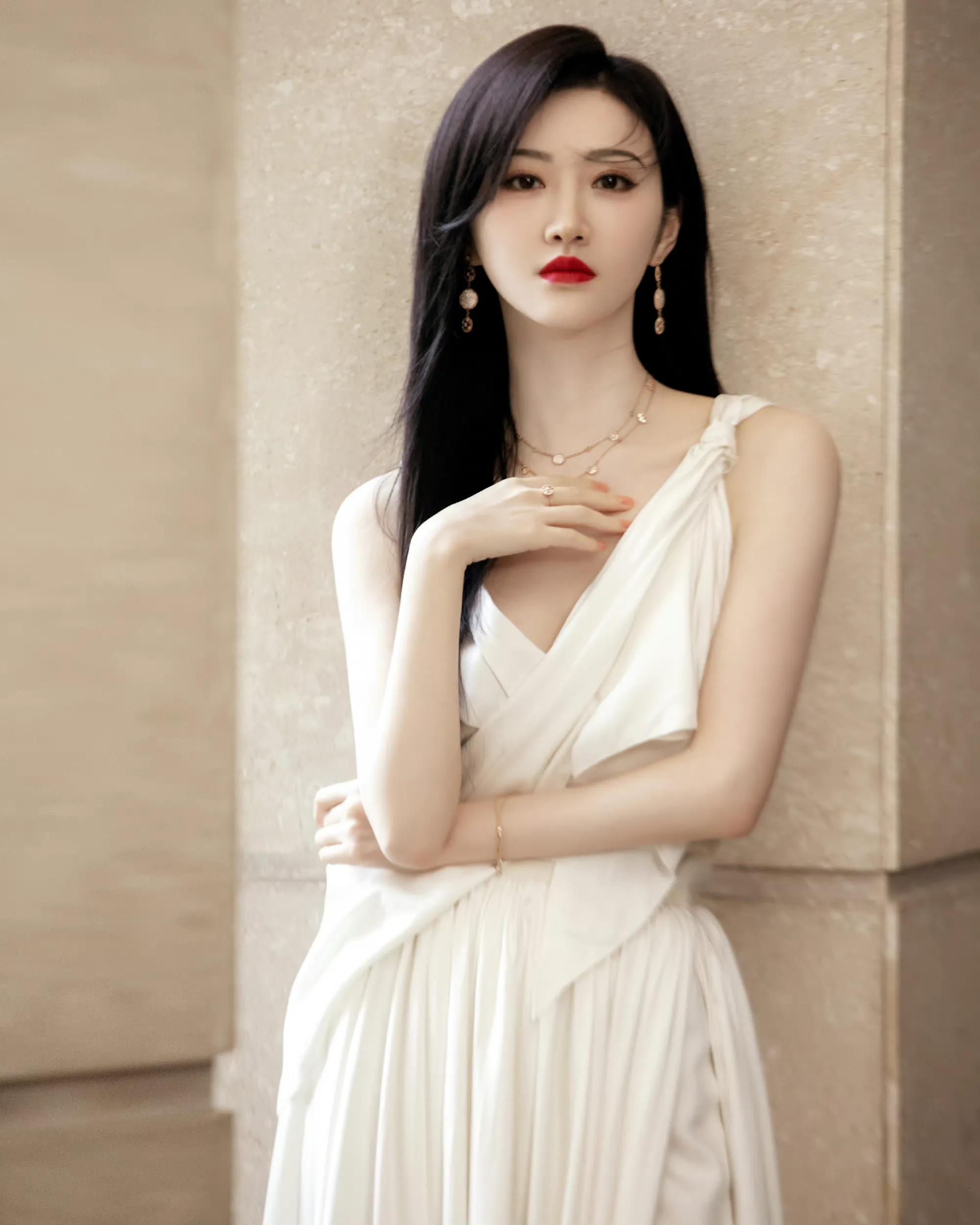 Sexy photos of Jing Tian - iMedia