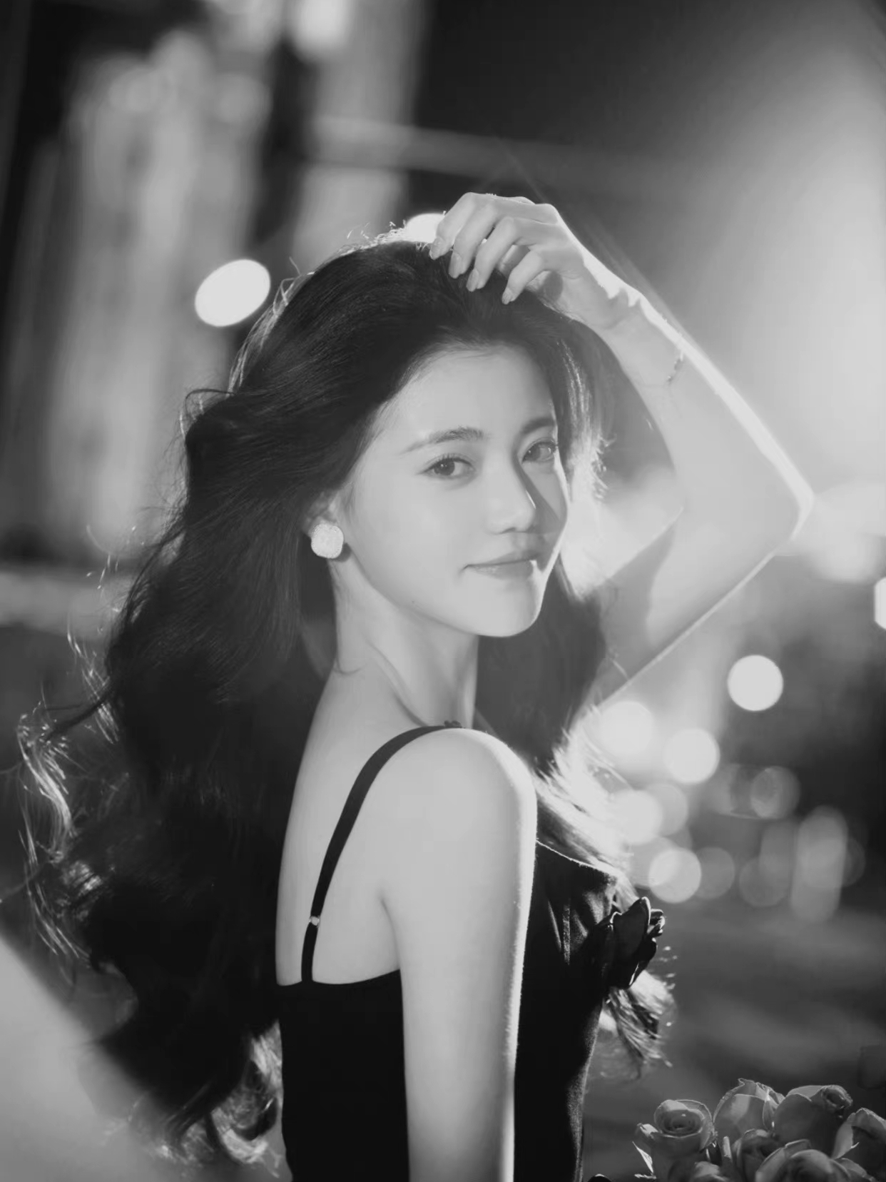 Close-up of portrait photography pose (43) - iMedia