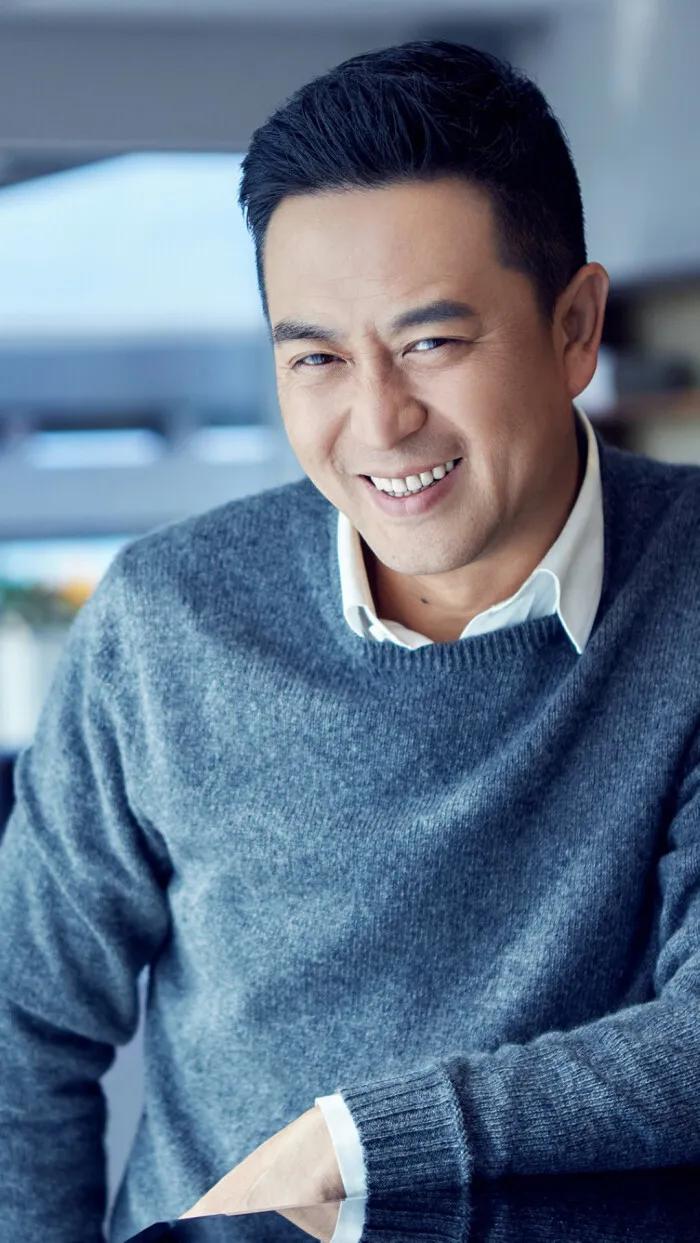 Zhang Jiayi, a post-70s uncle who dominates the screen, is mature and ...