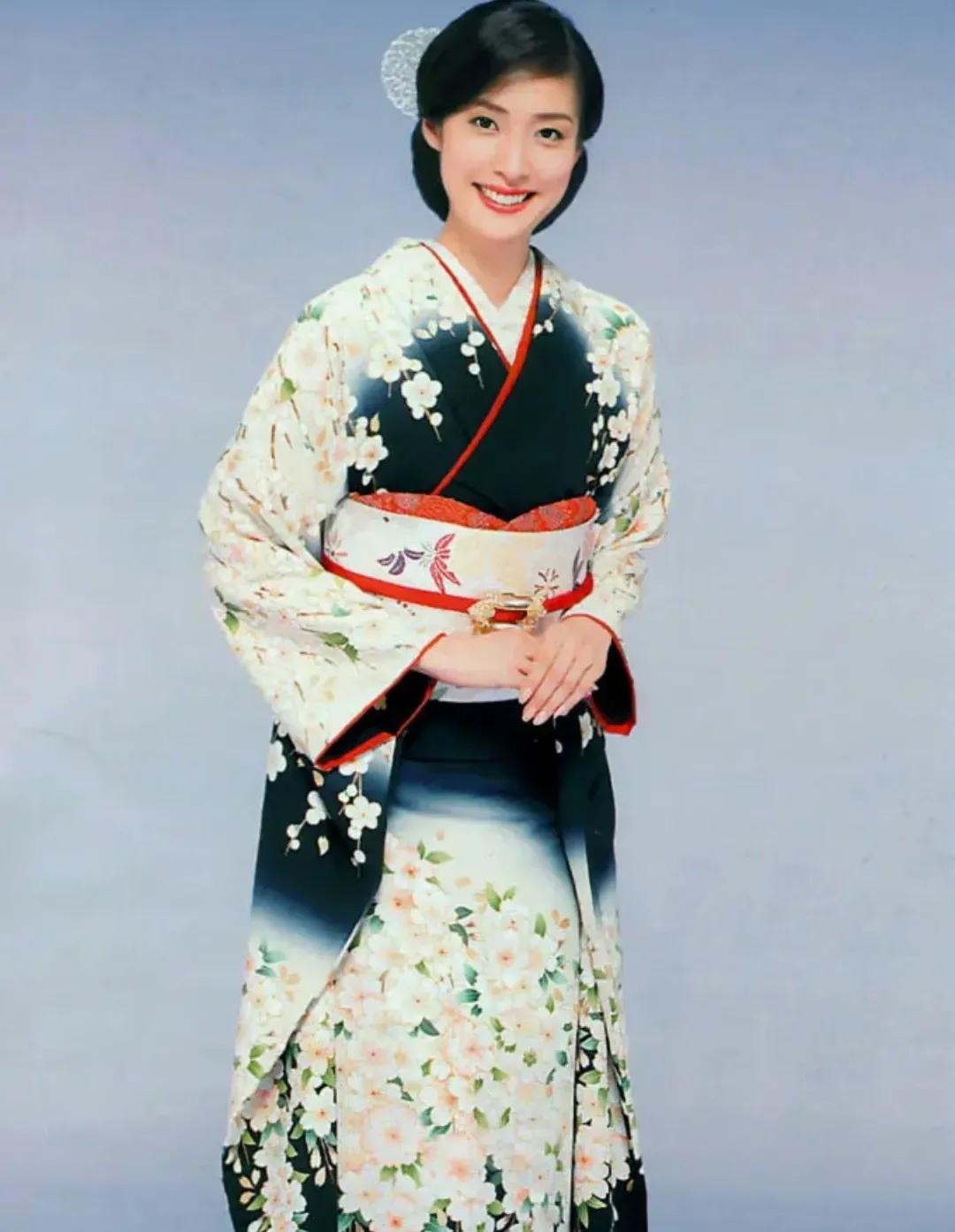 Queen Japanese actress Yuki Amami - iMedia