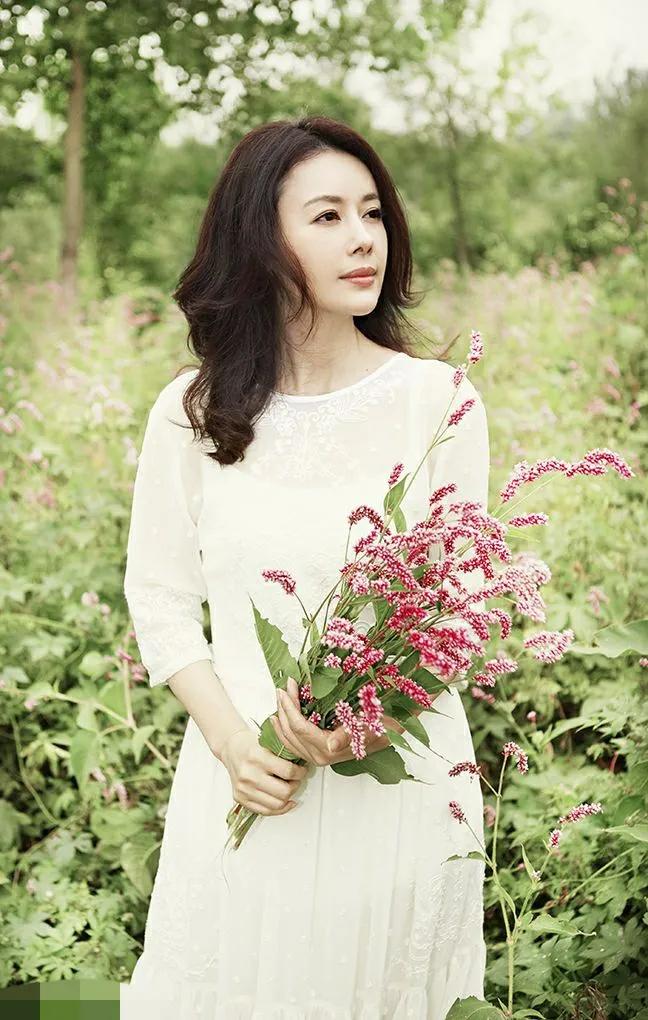 Deng Ying, famous actor - iMedia