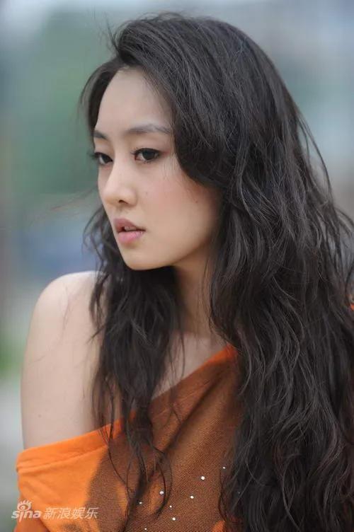 Beautiful actress Liu Yang - iMedia