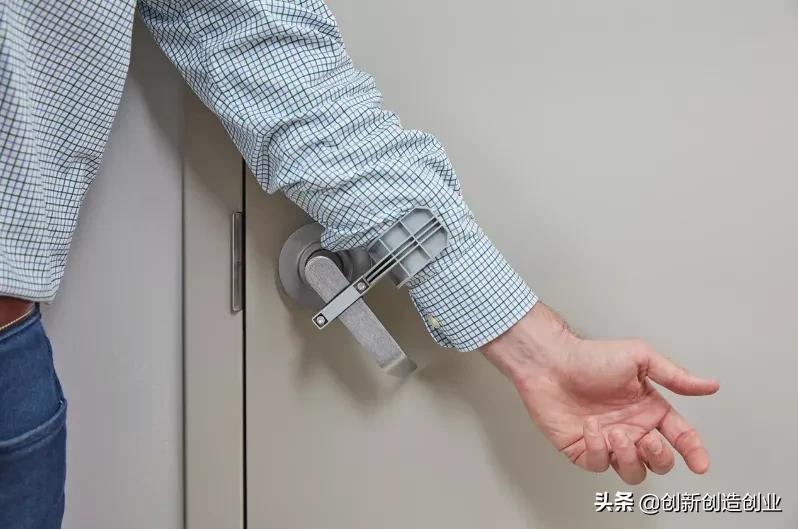 666: With it, open the door without hands - iMedia